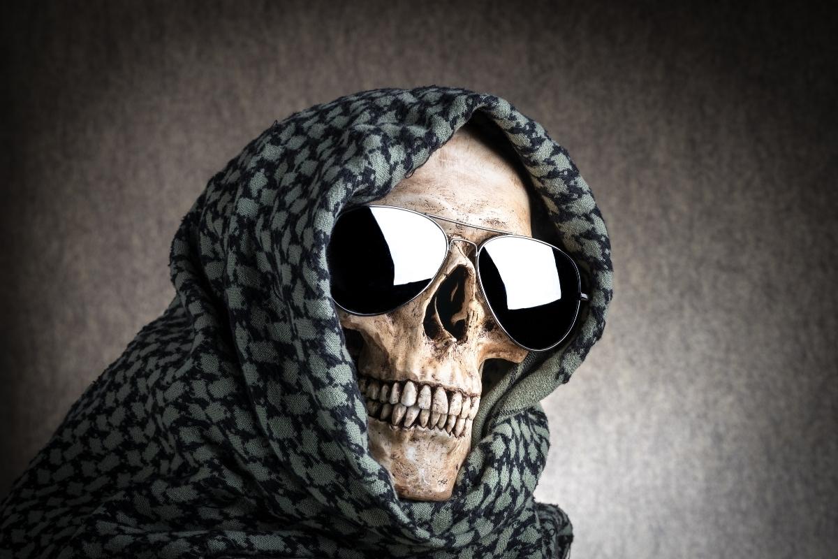 17 Practical Ways to Use a Shemagh - Prepper Press